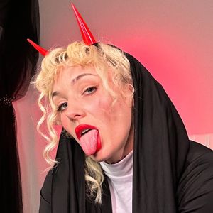 Too Twisted Taboo's Profile - Vids, Pics & More | ManyVids - ManyVids