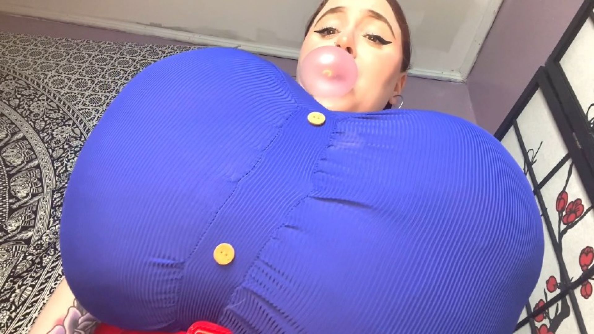 Bambixxlynn Willy Wonka Blueberry Breast Expansion Gum Pop Manyvids