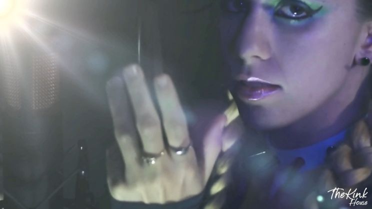 TheKinkHouse - E.T. Katy Perry Cover - ManyVids