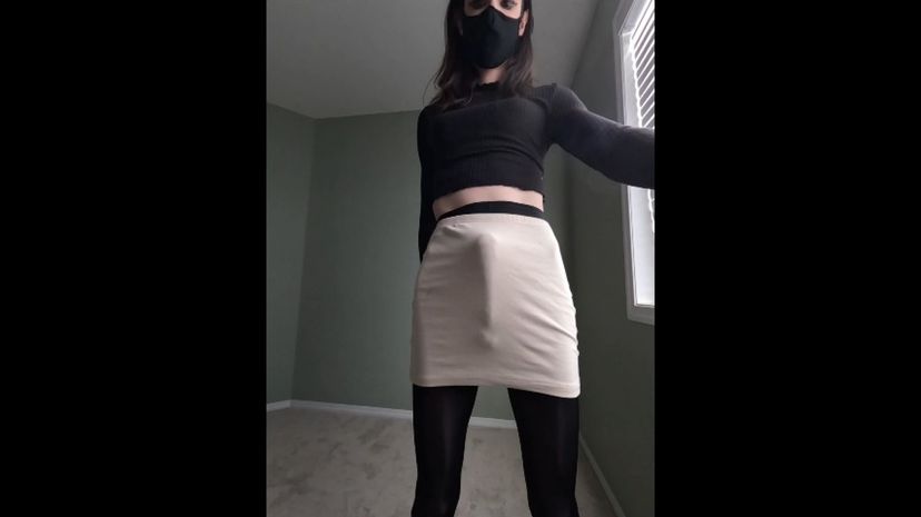 Mel7158 Tight Skirt Bulge Cock Reveals And Pantyhose Manyvids 3750