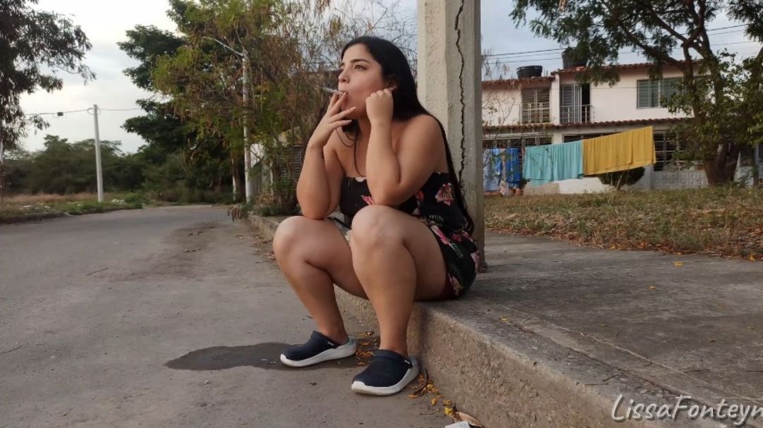 Goddesslissafonteyn Peeing In Public Farting Smoking Manyvids